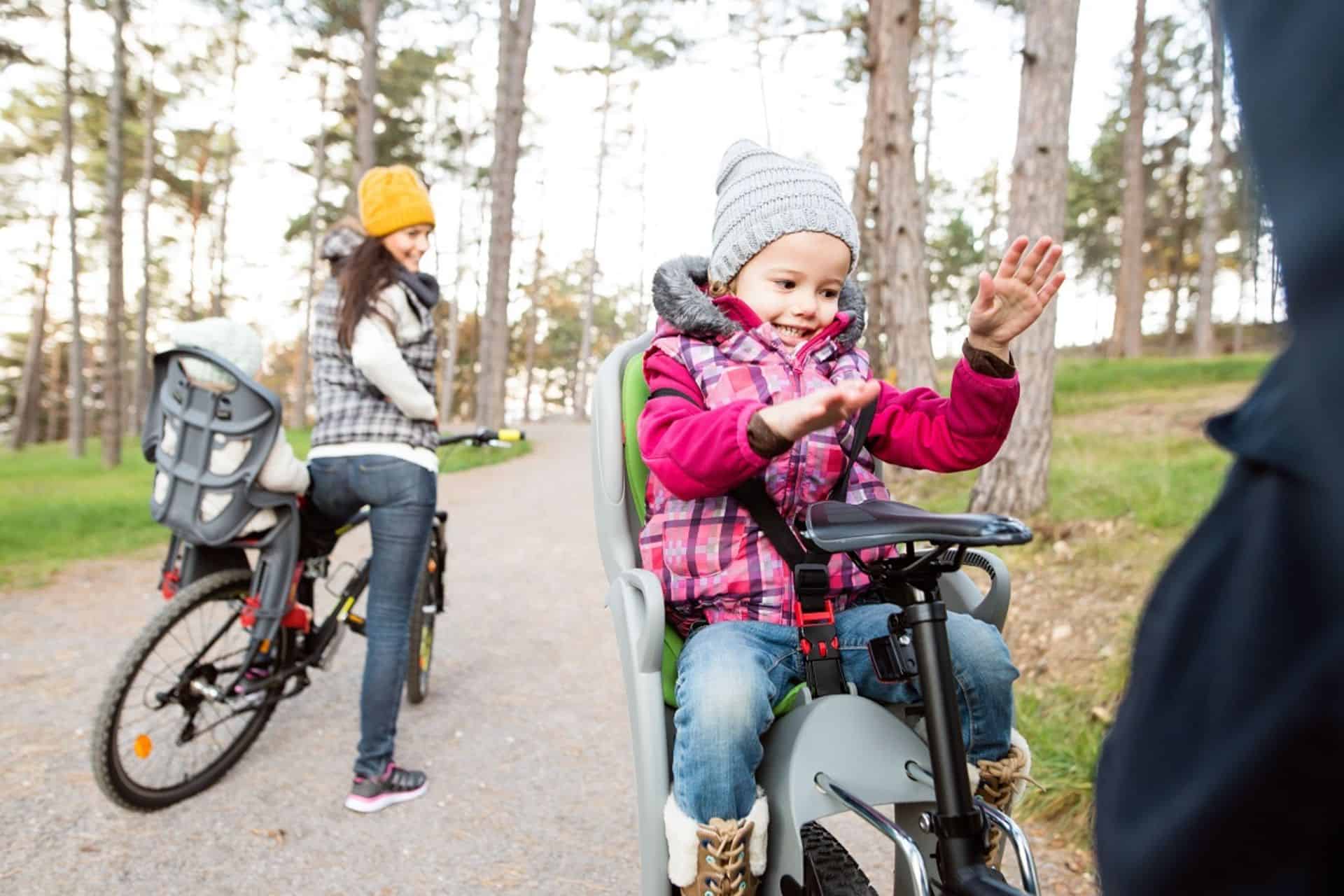 Je kind mee met de fiets in het verkeer: zo kan het | Gezinsbond