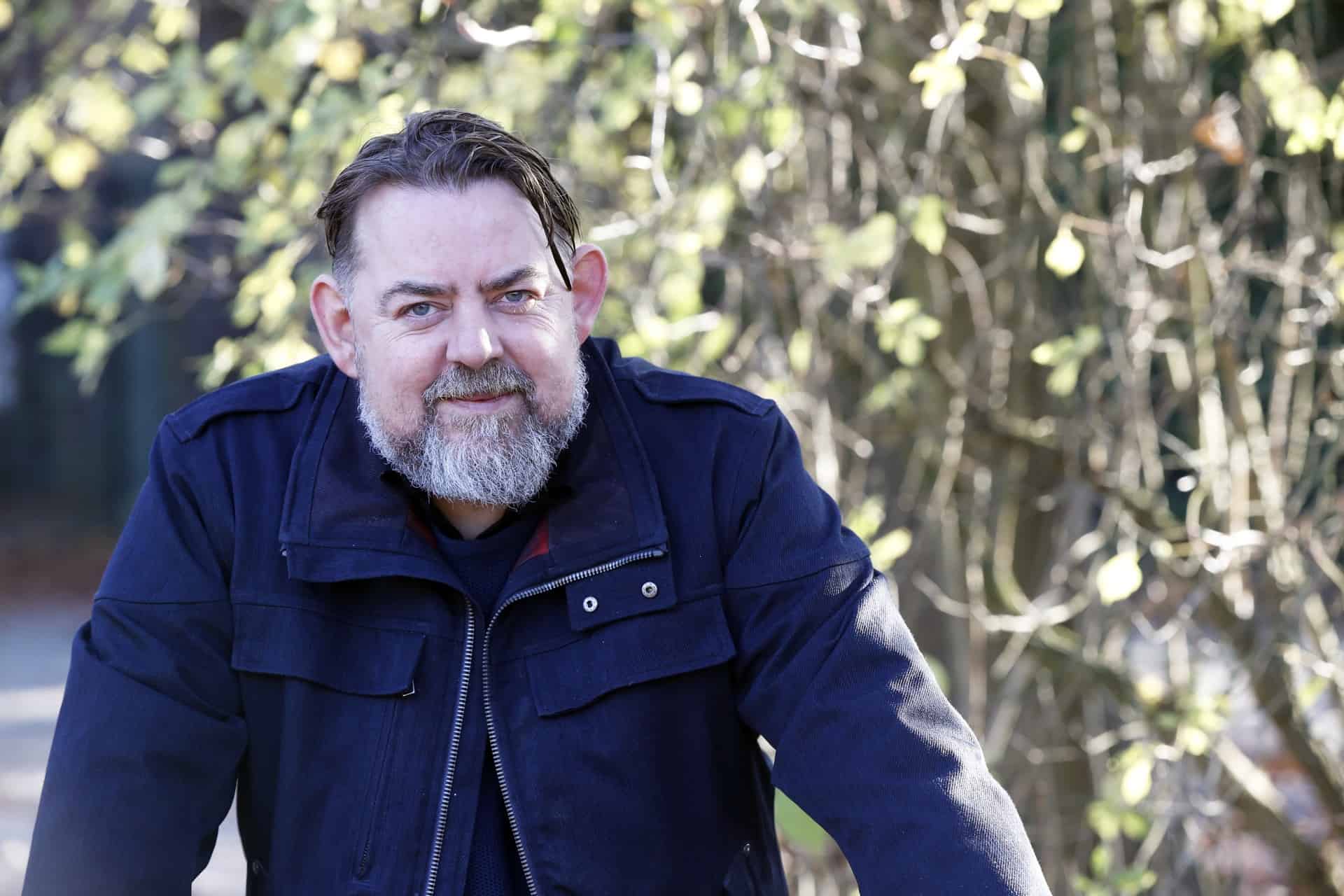 Stand-upcomedian Jeron Dewulf over het vaderschap | Gezinsbond